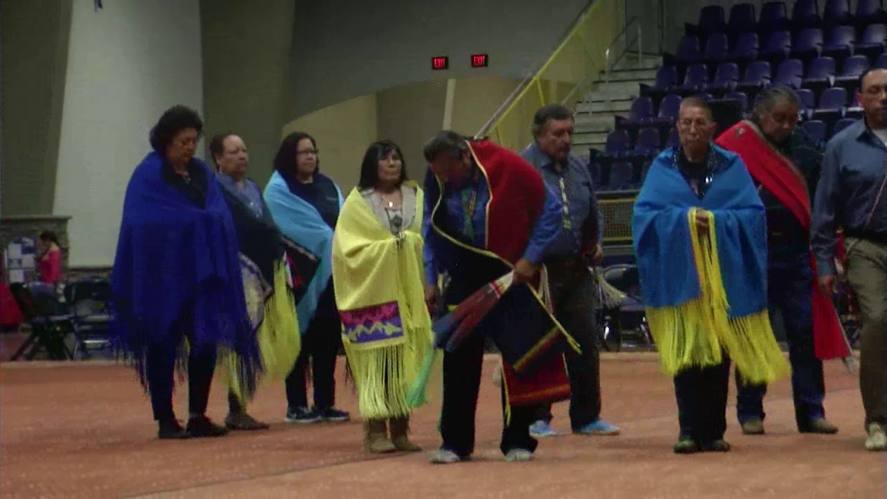 Entry Gourd Dance Song - Choctaw Casino PowWow Friday Night - YouTube