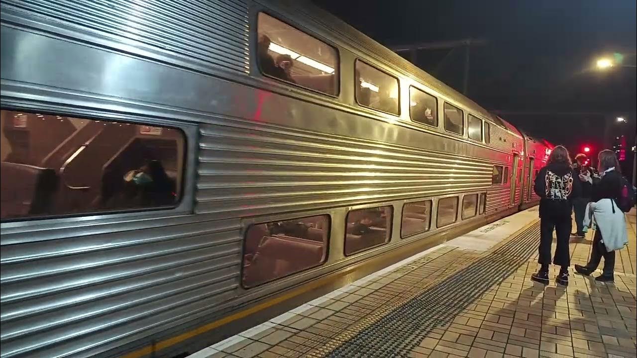 Last CCN V-set arriving to Central 27th June - YouTube