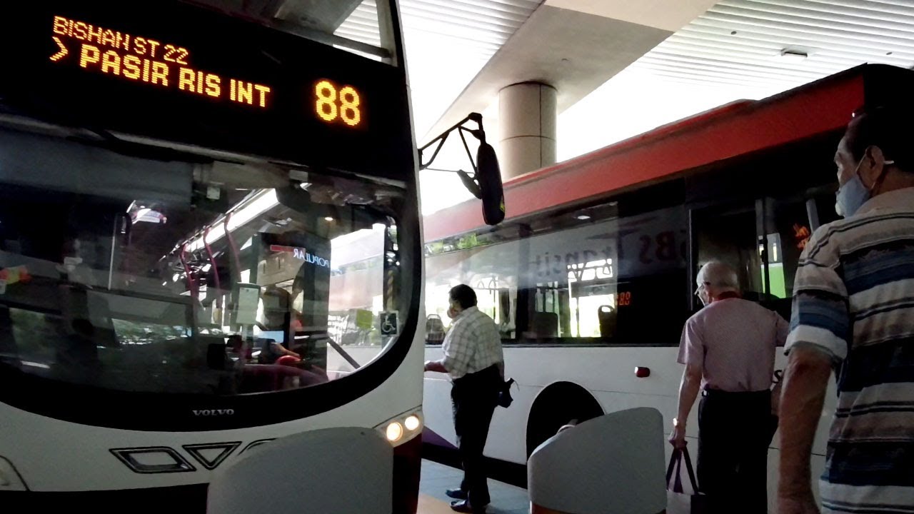 Singapore 88 bus route ride from Toa Payoh interchange to Pasir Ris ...