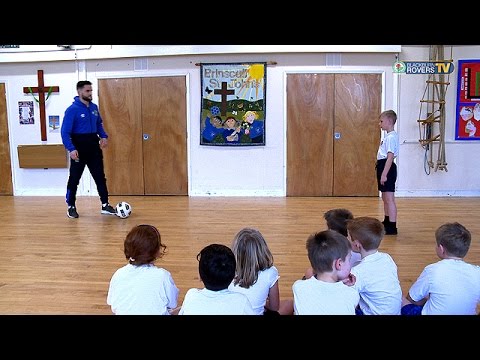 Craig calls in to coach kids - YouTube