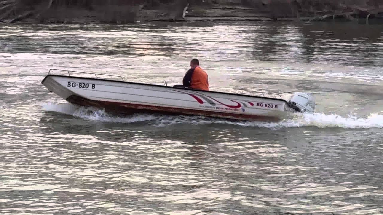 Commander 18 i honda bf40 - YouTube