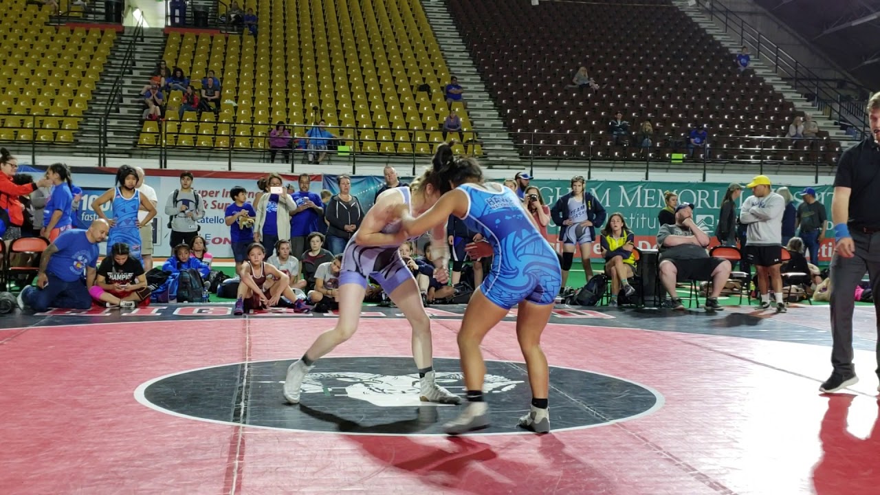 Alex Moseley vs. Emily Paulino - YouTube