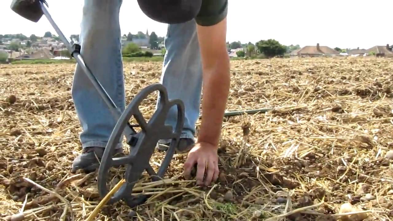 Metal Detecting UK - YouTube