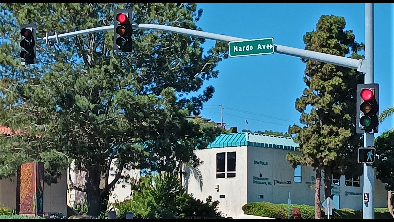 Early Walk Signal Start Before Green Light (Lomas Santa Fe Dr & Nardo ...