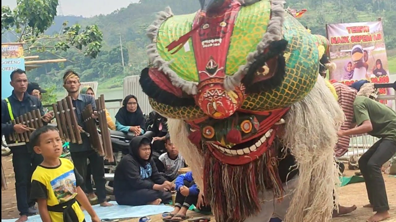 BOCIL MAIN BARONGSAI SENI SUNDA - YouTube