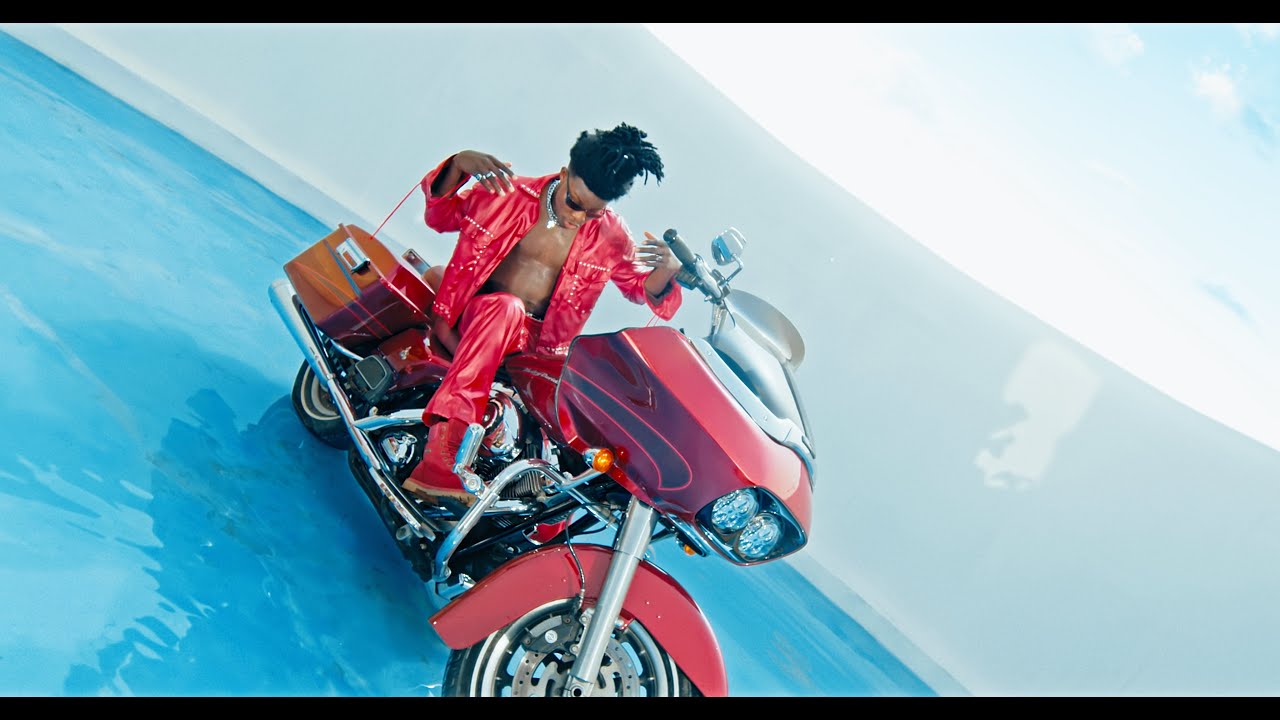 LASMID RUNNING BEHIND THE SCENE - YouTube