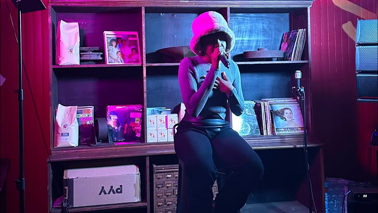 Vibe Jonez Performs LIVE at SESH HOUSE SOCIAL in Kearny, NJ 🌟 - YouTube