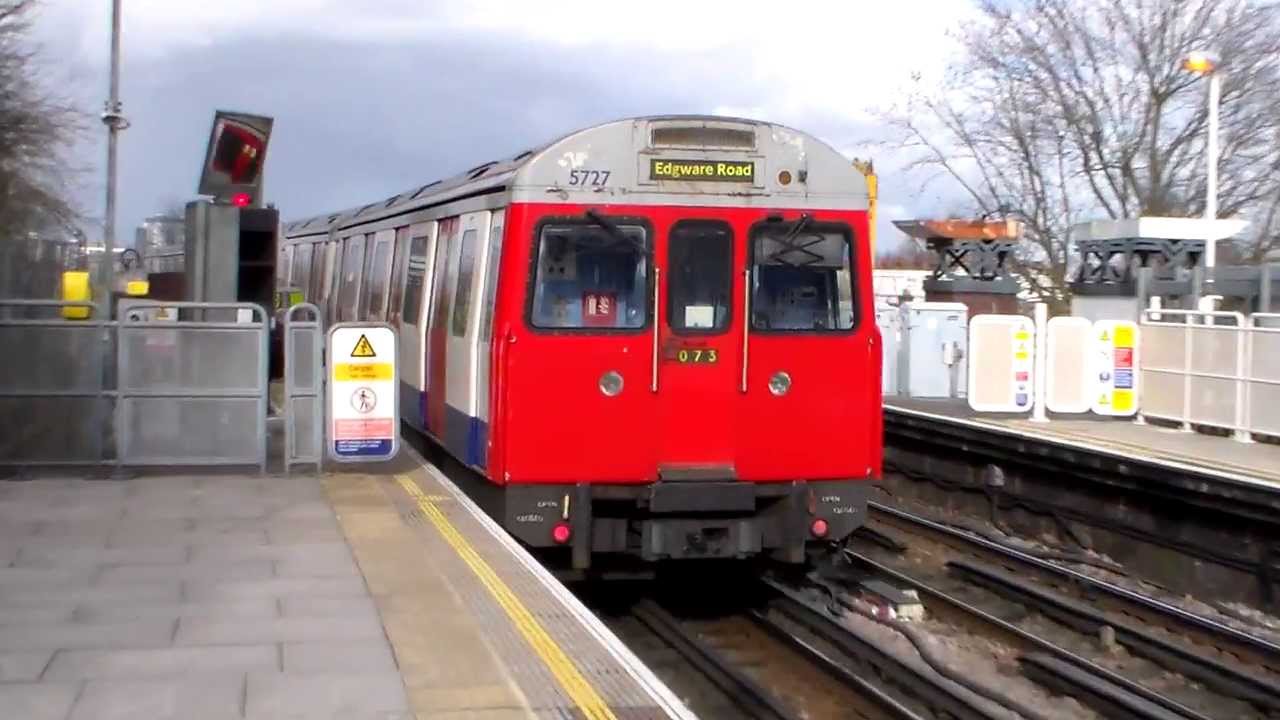 C77 stock 5727 at East Putney - YouTube
