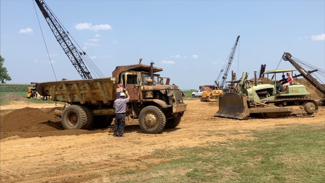 AMAZING VINTAGE CONSTRUCTION EQUIPMENT SHOW - YouTube