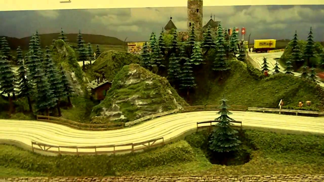 Faller AMS Mini-Nürburgring - YouTube