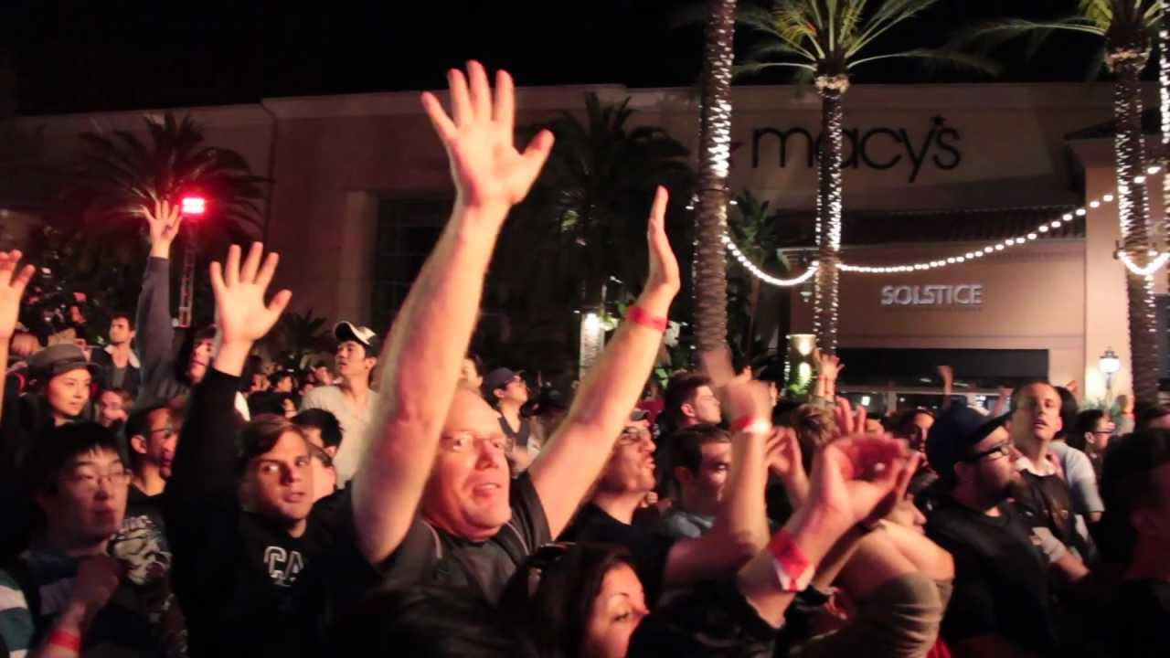 Diablo 3 Official Blizzard & Gamestop Midnight Launch - Irvine ...