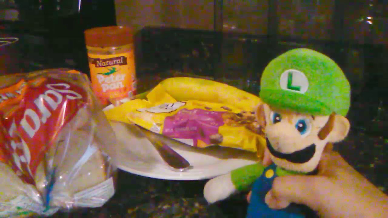 Chef Luigi Cook's peanut butter banana sushi - YouTube