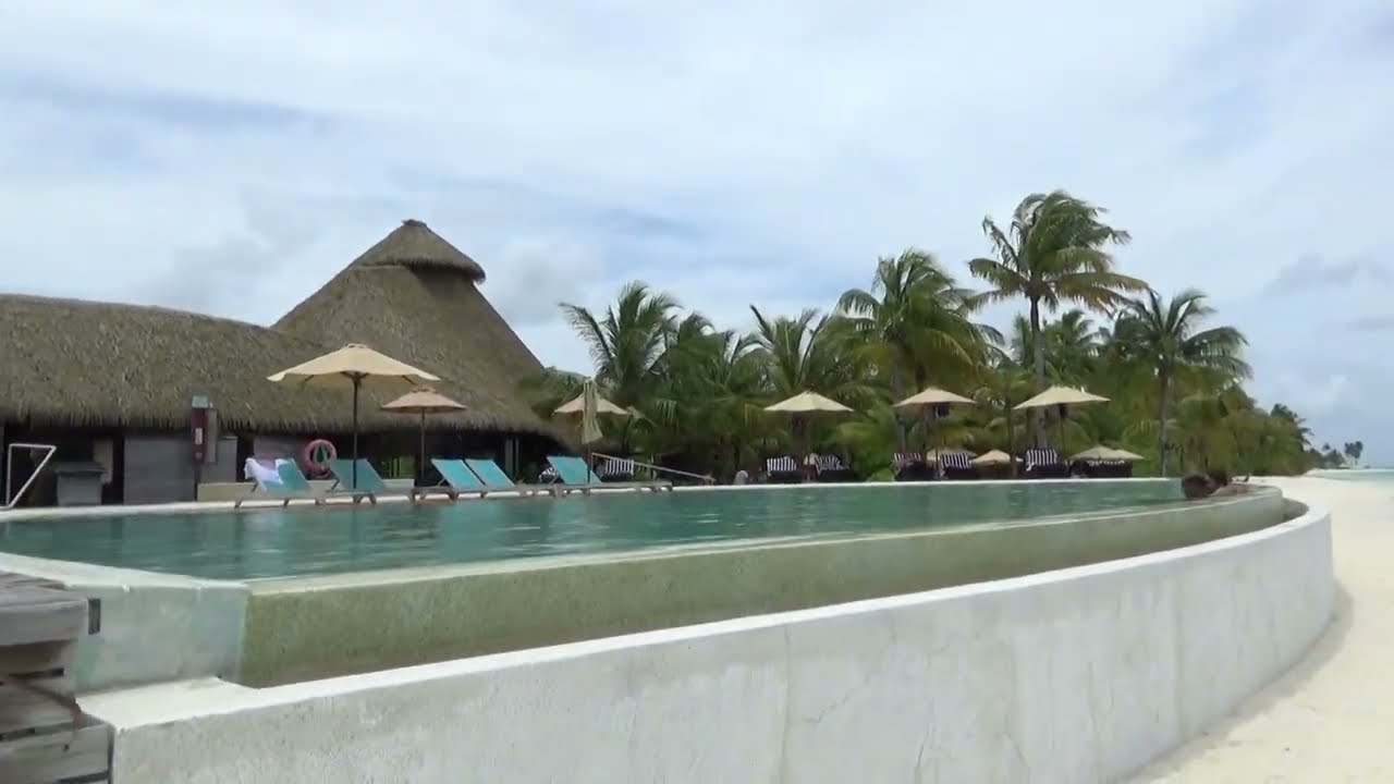 KUREDU Maldives: SANGU BAR, POOL & BEACH - YouTube