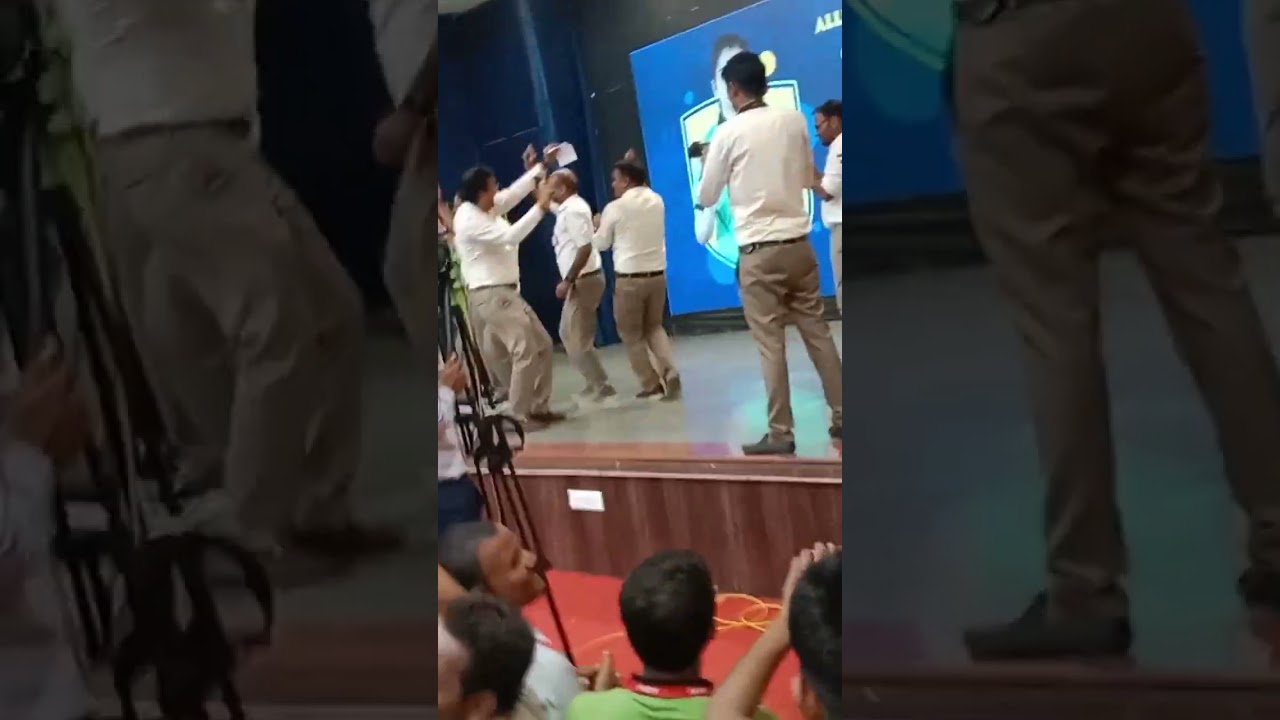 Allen teacher dance 😍 In victory celebration 🎉#allenite #allen - YouTube