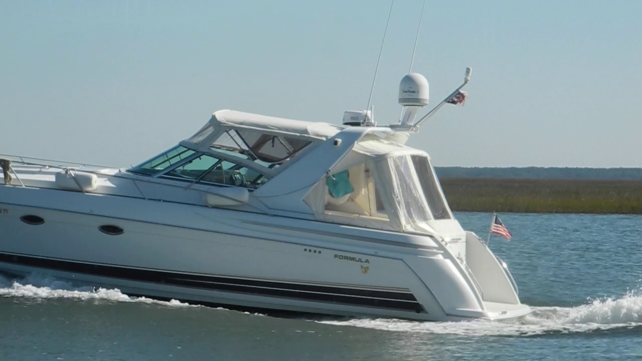 Formula Express Cruiser overtakes us - YouTube