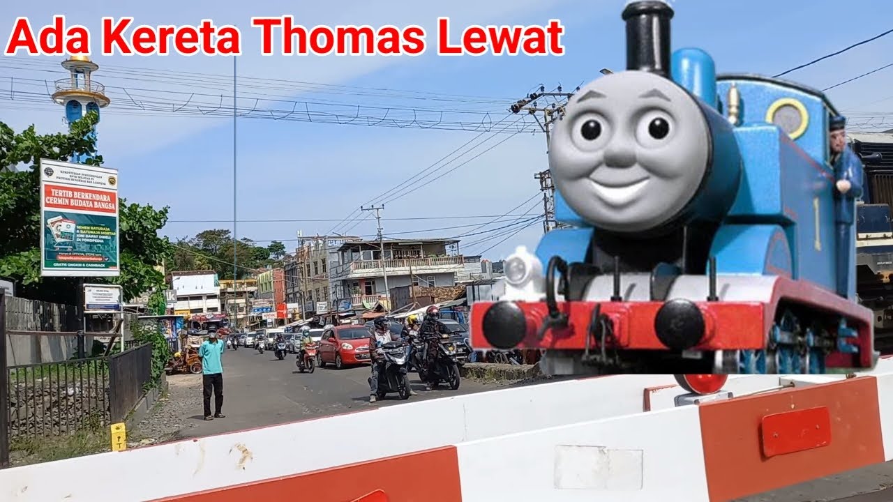 Kereta thomas melintas,ada kereta api berubah jadi kereta thomas - YouTube