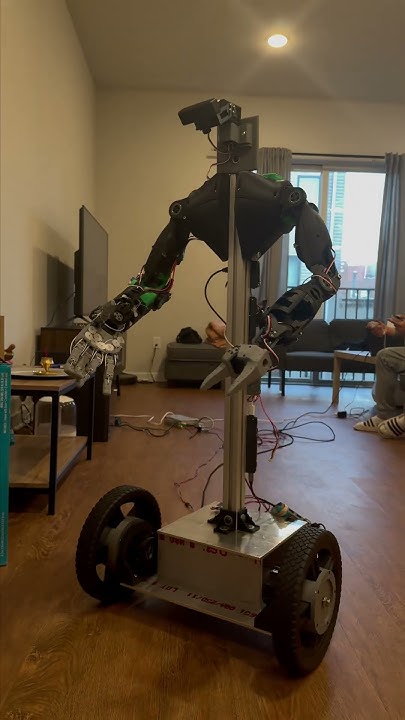 Testing VR-controlled Arduino robot's wheels and grippers #robot # ...