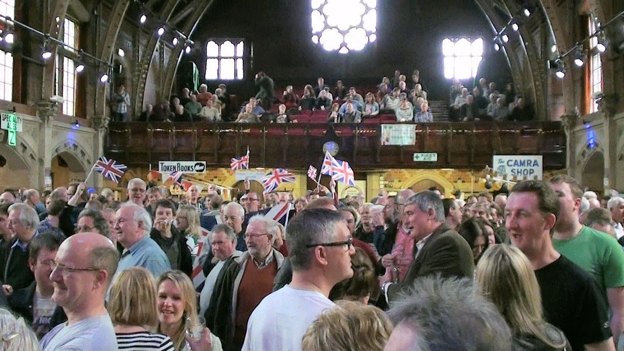 Burton Beer Festival 2014, Martin Atterbury on the Wurlitzer, Burton ...