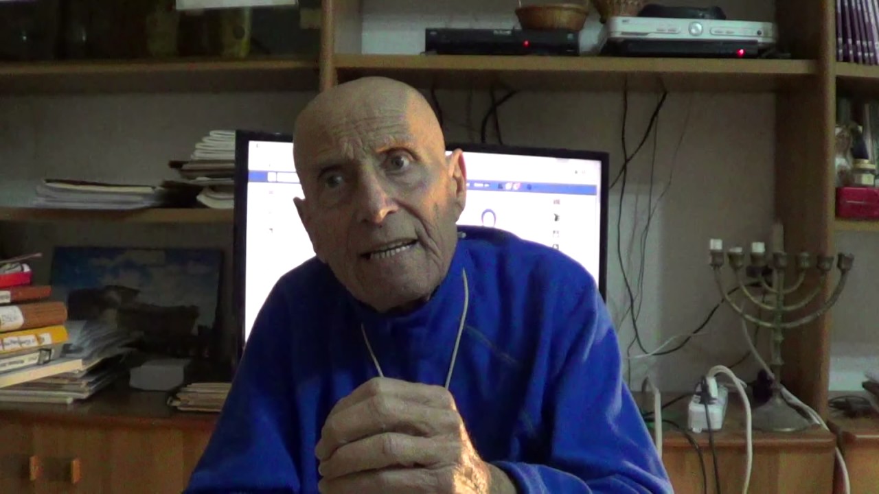 Salvatore e il muratore - YouTube