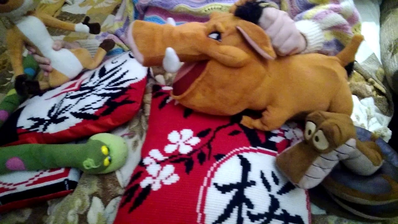 Timon and Pumbaa sing "Hakuna Matata" - YouTube