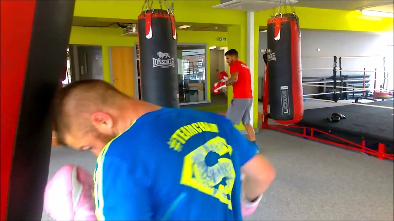 TOMMY CHADBURN BOXING : BAGWORK & PAD WORK WITH RYAN RHODES - YouTube