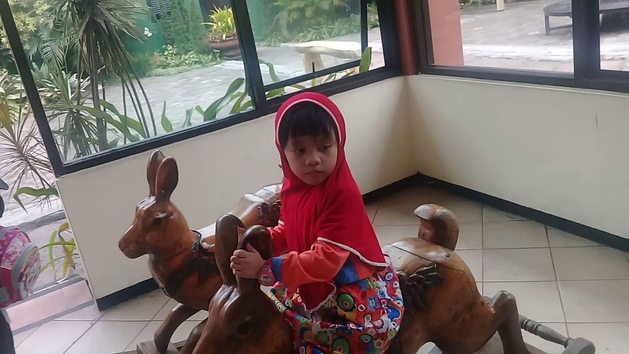 Naik Kuda, Resto IBC (Ikan Bakar Cianjur), Pandaan, 2 Sept 2018 - YouTube