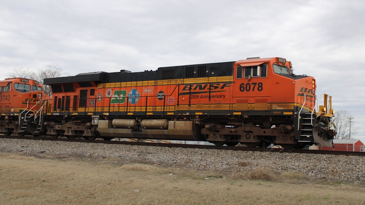 BNSF 25th Anniversary 6078 leading NS 284! AND NS 4110 with a beautiful P3 Horn leading NS 101 ...