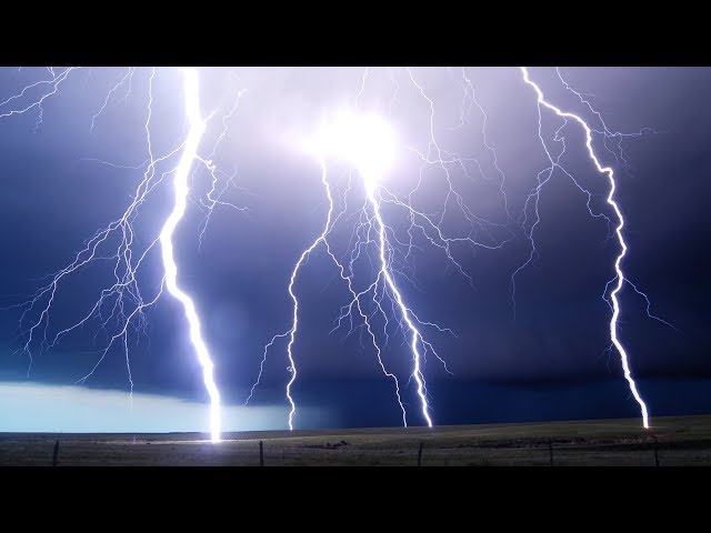 Lightning Storm At Night How To Stay Safe From Lightning Strikes