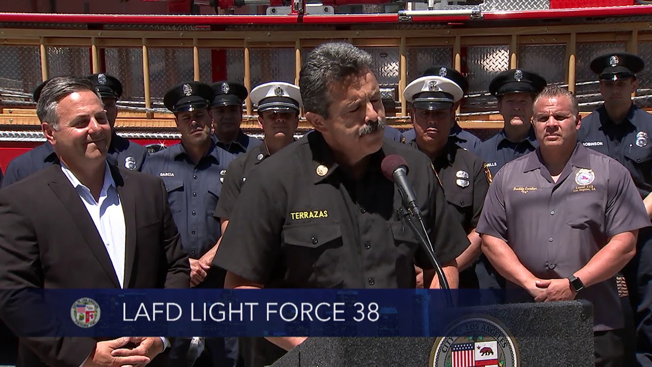 LAFD Light Force 38 Returns to Wilmington - YouTube