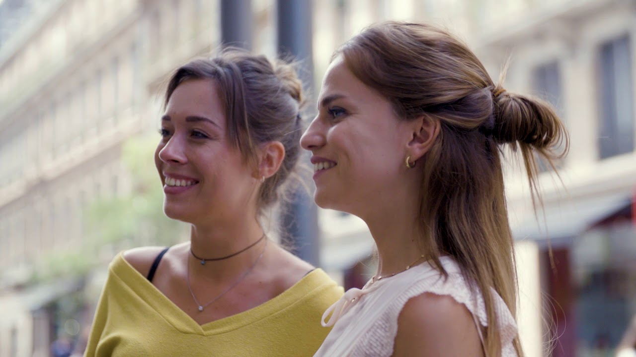 OWIZ Street - The Interactive Storefront Window - YouTube