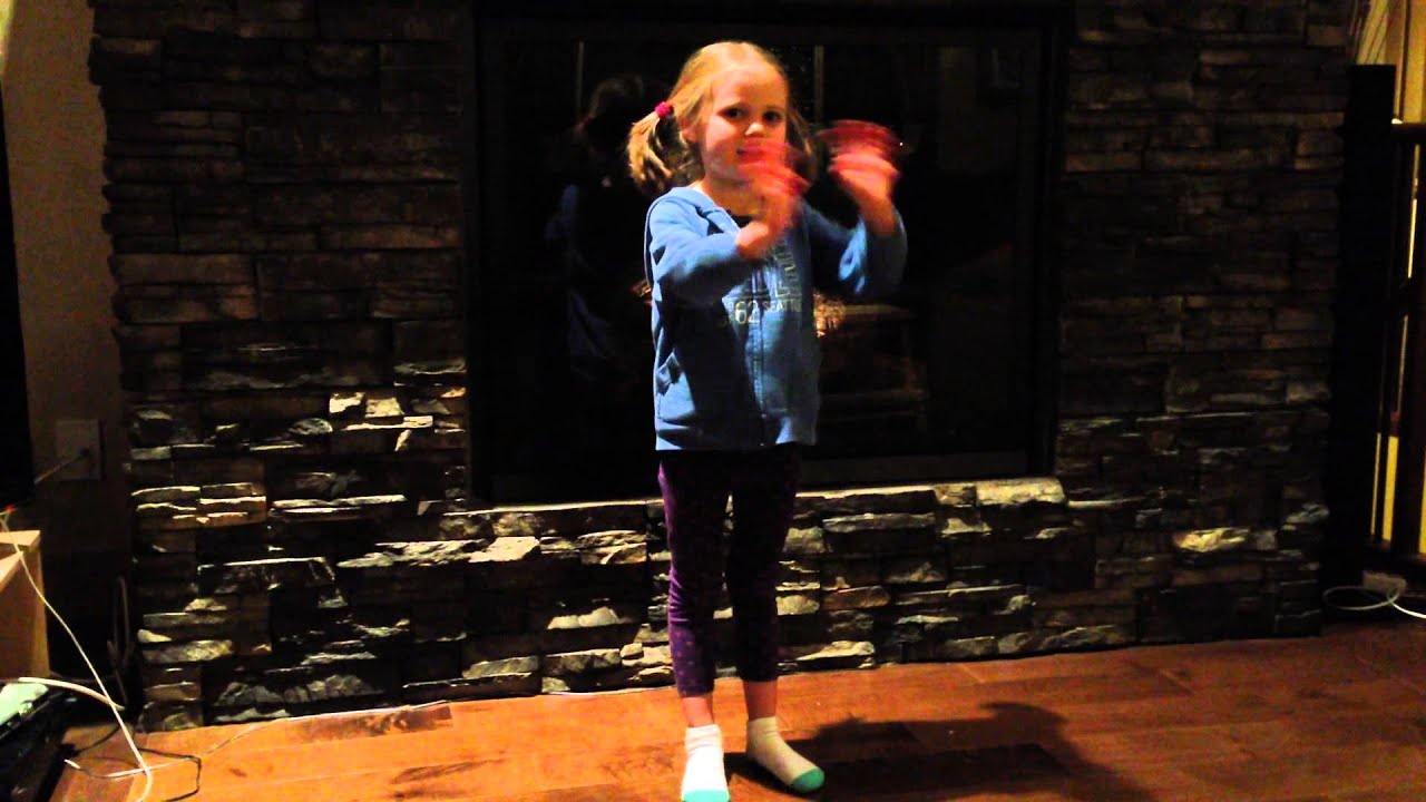 Frosty the Snowman (French) - YouTube