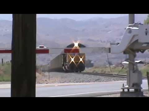 UP 8310 leads the empty Vulcan into Palmdale over - YouTube