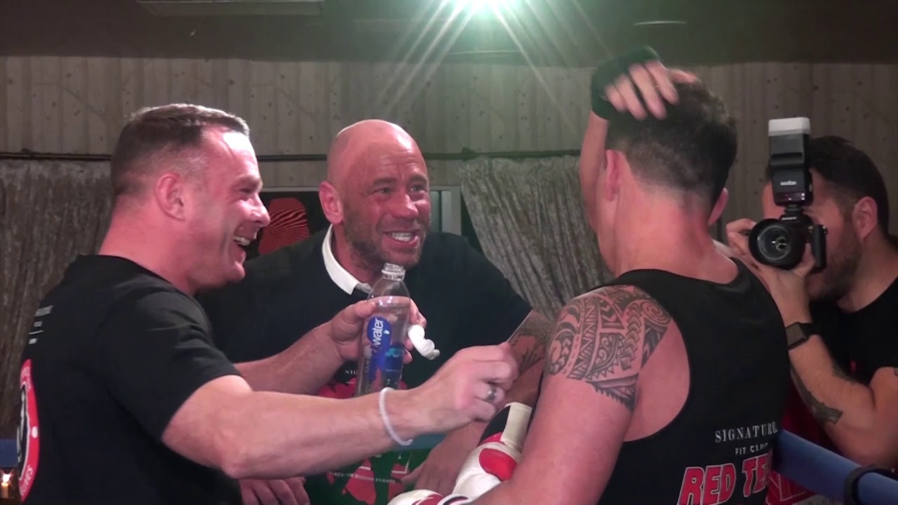 I AM THE GREATEST Charity Boxing - Tommy Turpin Vs Danny Angus - YouTube