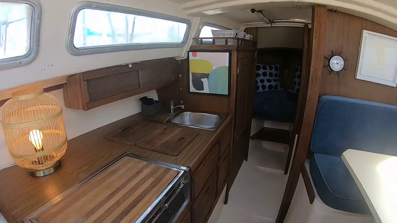 Catalina 27 walkthrough - YouTube