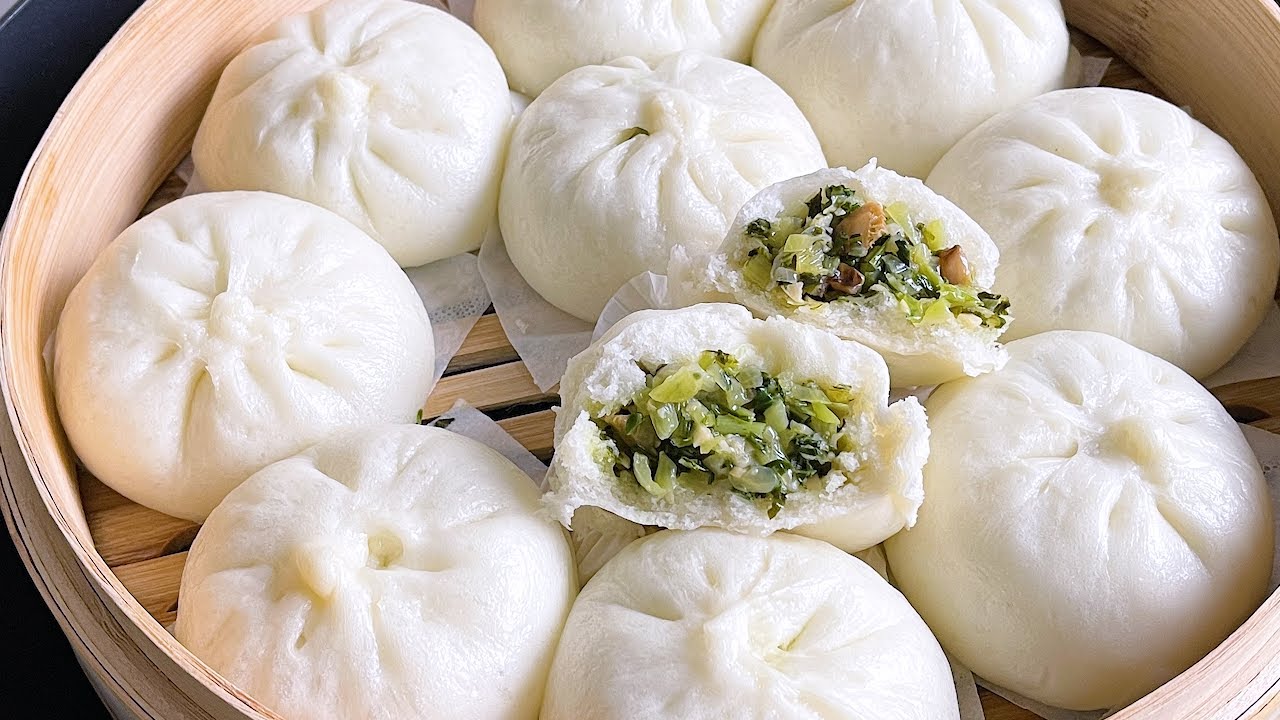 Soft and Fluffy Steamed Vegetable Buns 蔬菜包子 - YouTube
