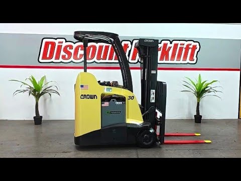 Crown RC5530-30 3,000 lbs Electric #9279 - Stand-Up Docker Counter ...