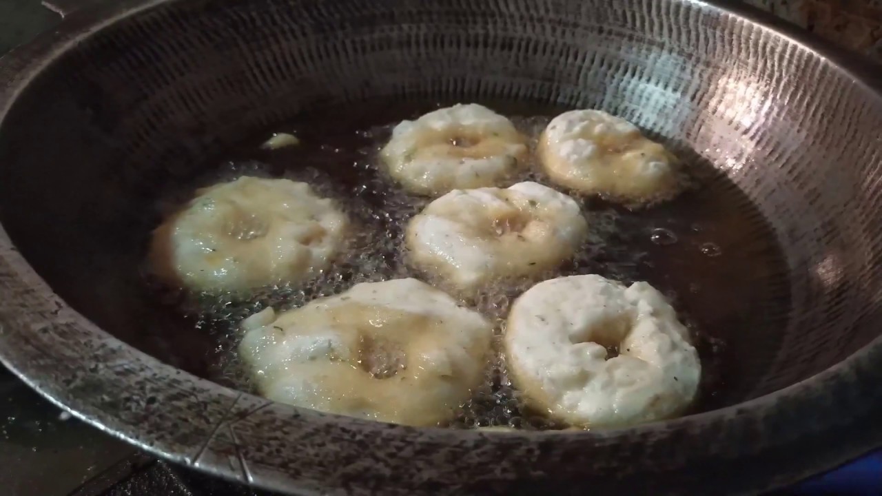 Street food Sri Lanka | Uludu Wade | Dhal Wade - YouTube