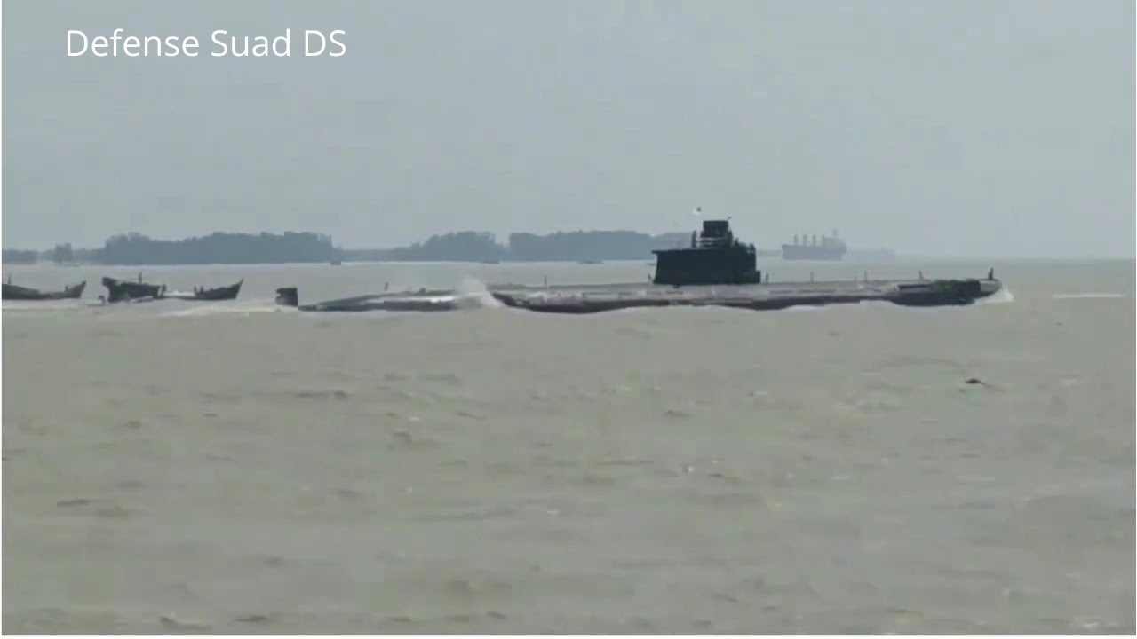 Bangladesh Navy Submarine - Ming Class bd submarine Sea Patrolling ...