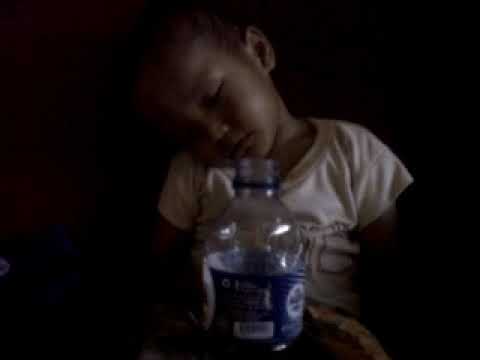 Ngintip adek kecil lagi tidur nyok, lucu parah