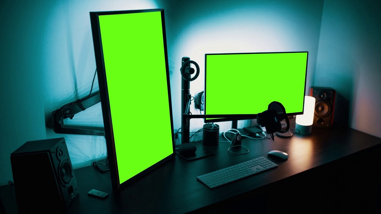 Double monitor setup with green screen_-_vfx footage - YouTube