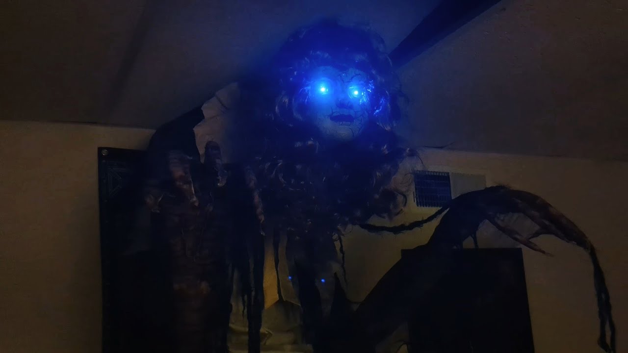 Spirit Halloween's Darling Dolly Animatronic - YouTube