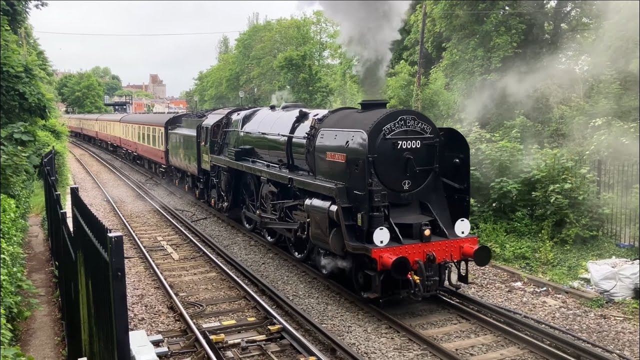 70000 Britannia Arriving & Departing Windsor & Eton Riverside - 28/05 ...