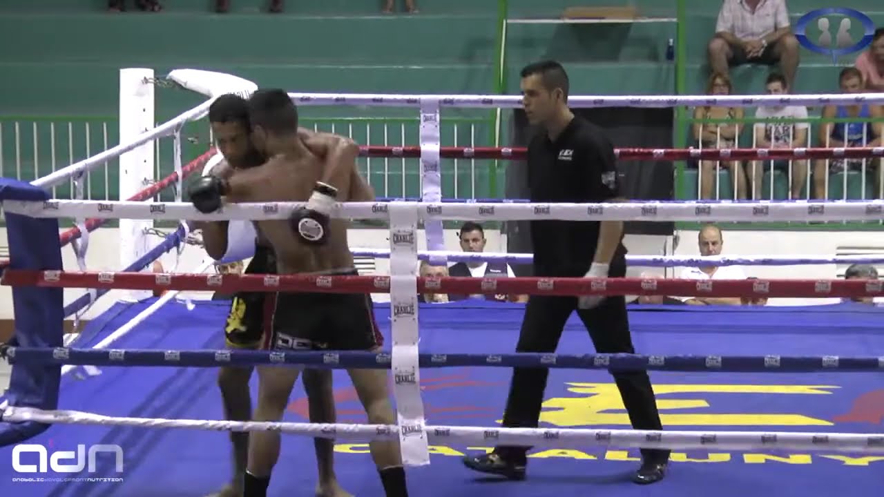 Intensísimo combate del Campeonato de Cataluña de kick boxing. CPTV ...