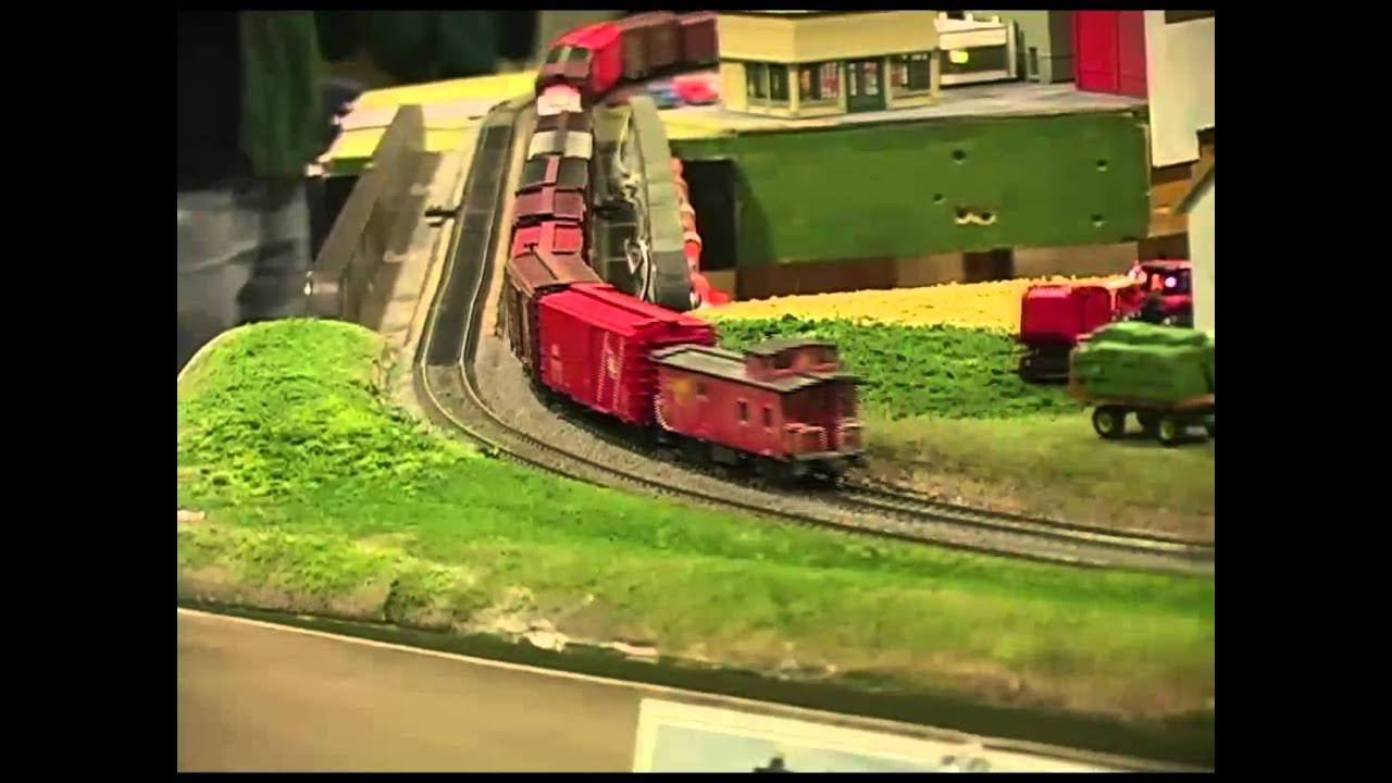 The Wisconsin-Illinois Model Railroad Club HO Guage Display - YouTube