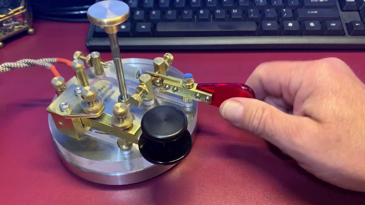 JA1CQJ Straight Key, Sideswiper Combo Key (Monica & White Eagle) - YouTube