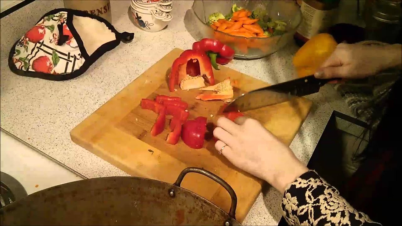 Cooking with TT and Britterbear: Chicken Stir Fry - YouTube