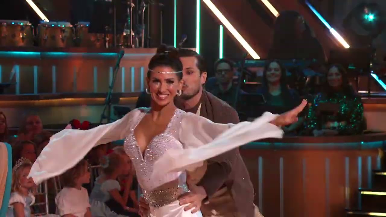 Brooke Baldwin Dancing 0955