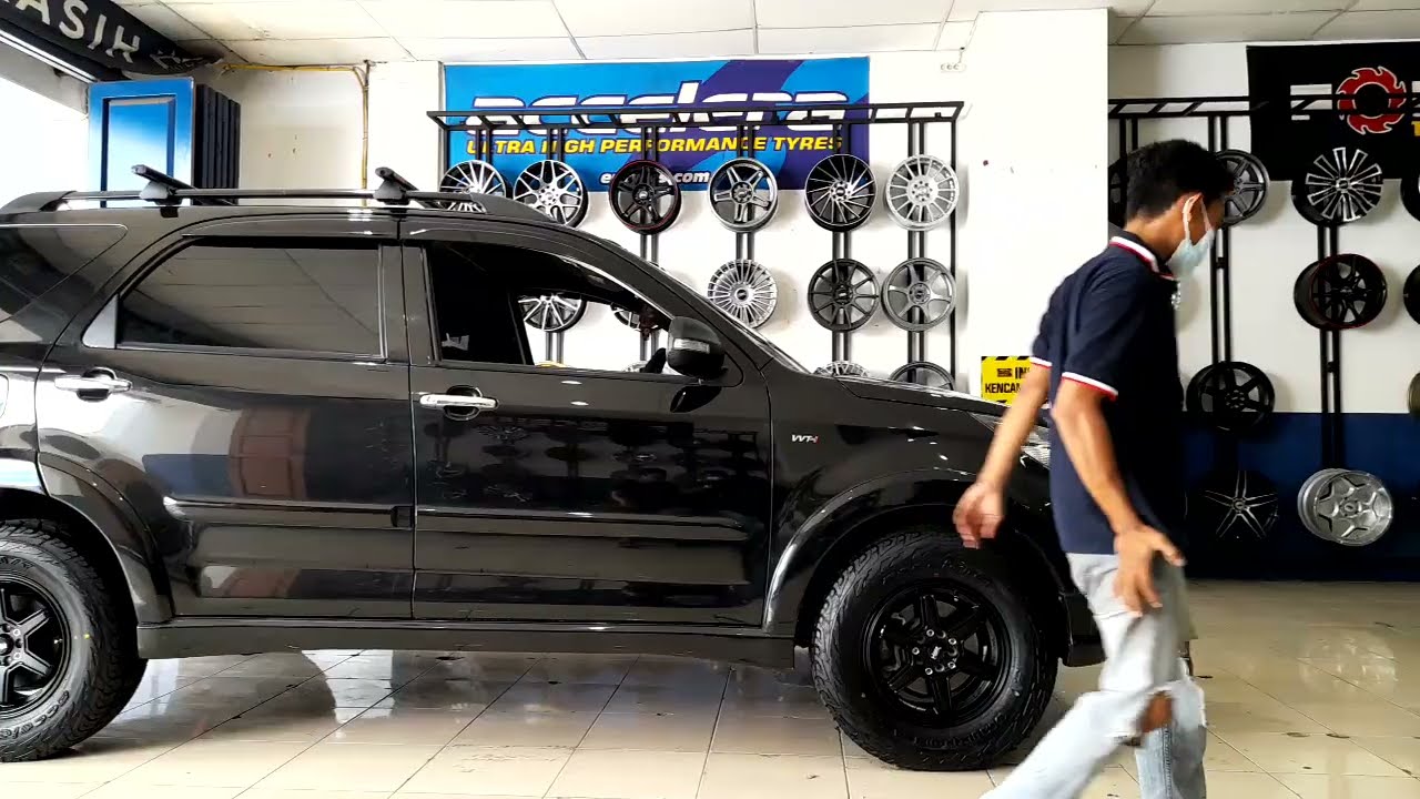 TOYOTA RUSH MODIFIKASI Semi Offroad - YouTube