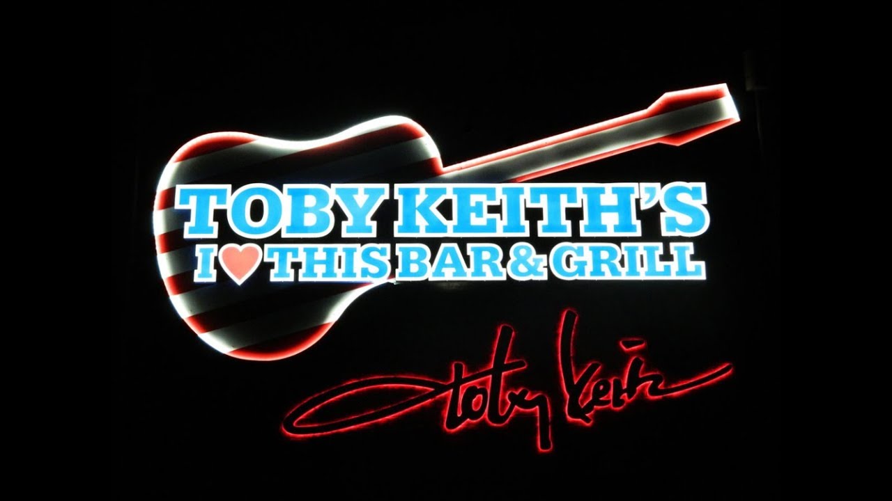 "THE GREAT" TOBY KEITH sings I LOVE THIS BAR - YouTube