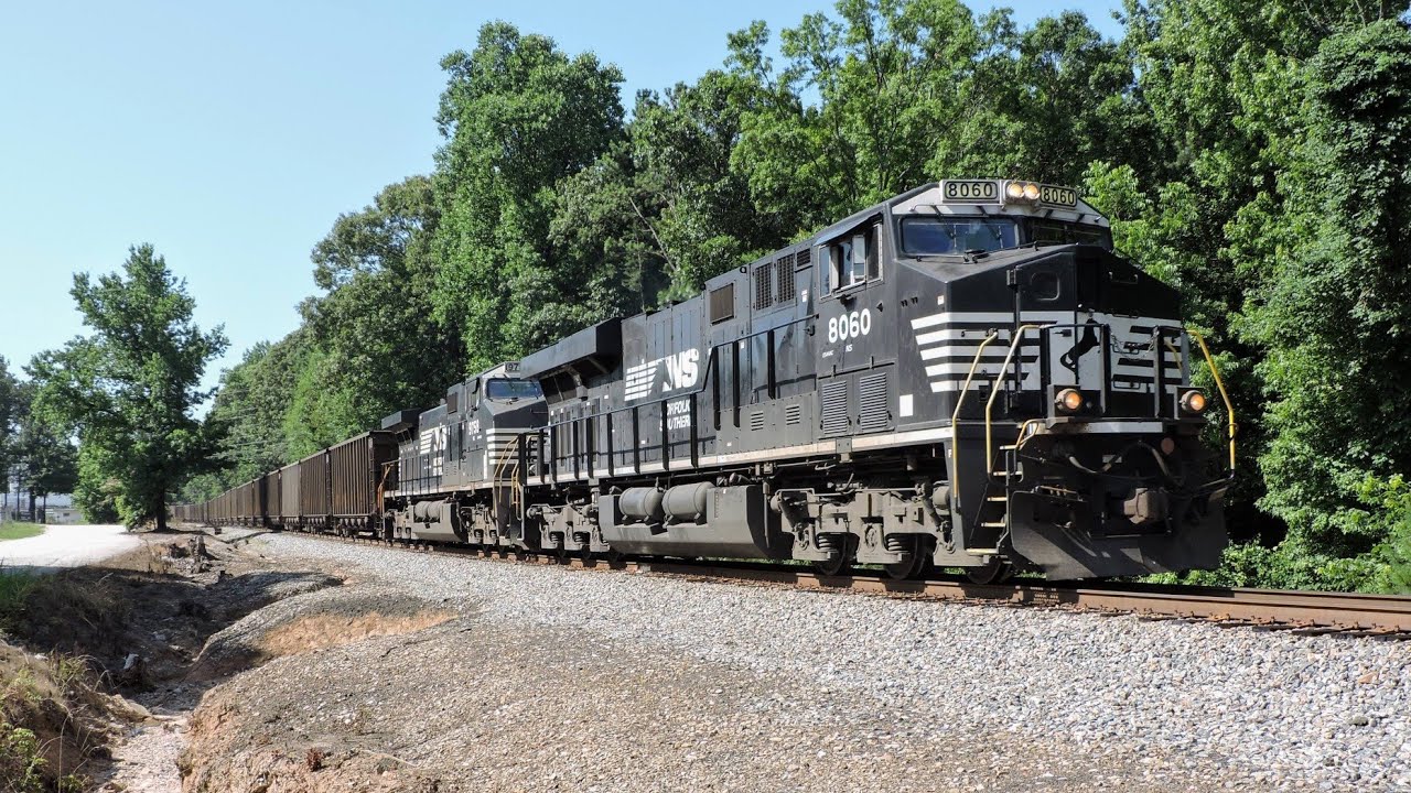 HD: NS 8060 leads NS Train 600 in Carrollton, GA - YouTube
